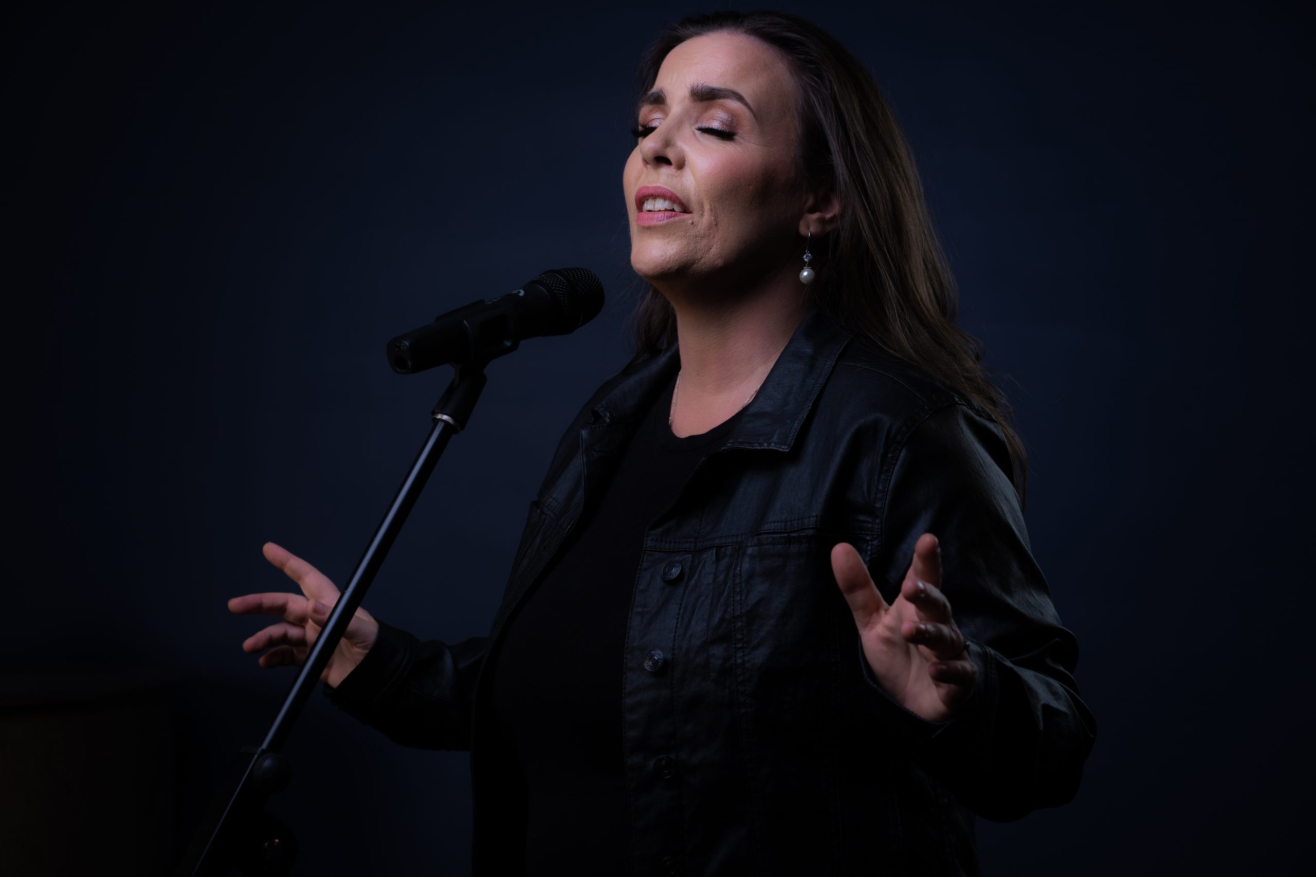 About | Singer-Songwriter, Worship Leader | Angela Mahon